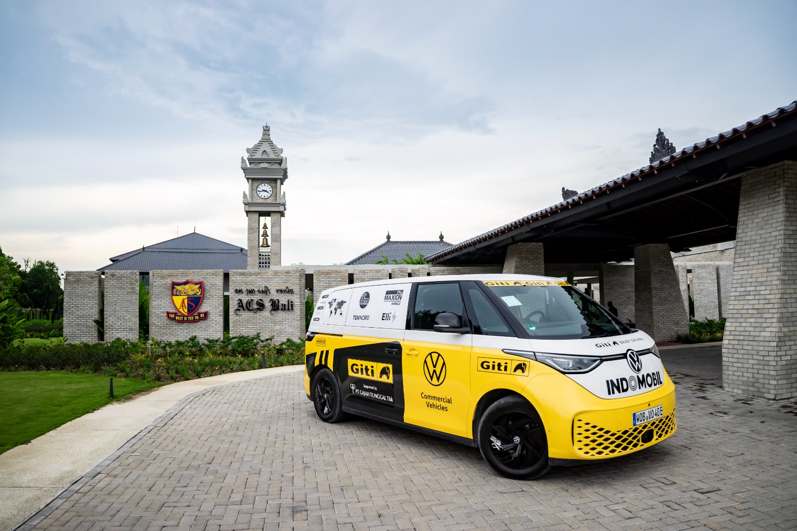 Guinness World Record EV Car Tour Visits ACS Bali Intl. School! - ACS Bali
